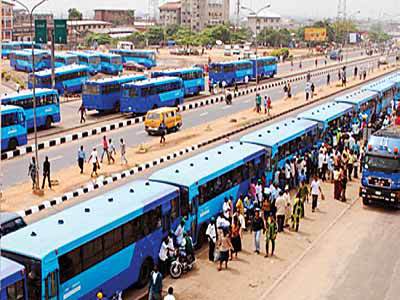 Construction of BRT Lane on Lagos-Abeokuta Expressway causes gridlock ...